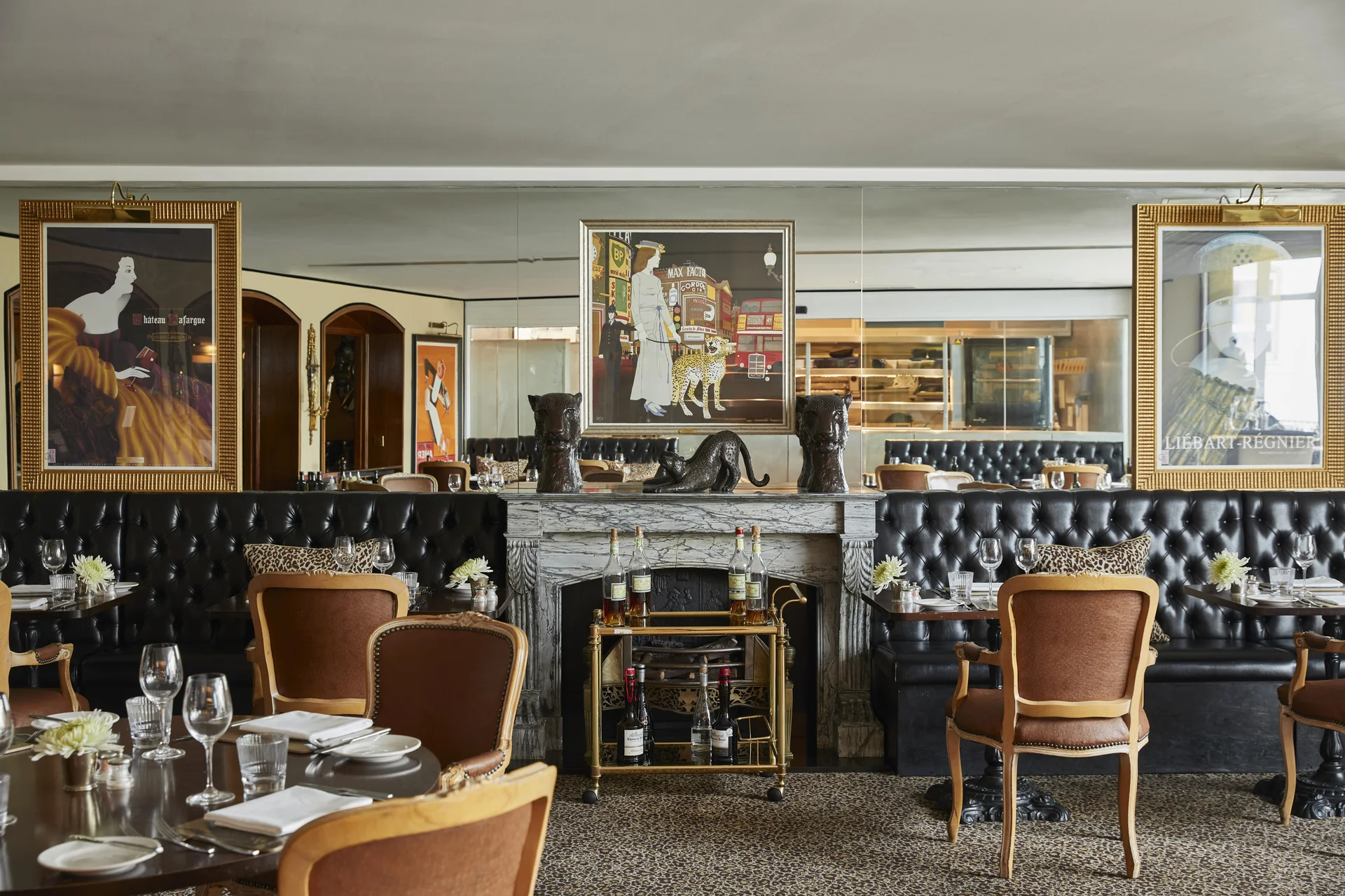 Home Dining and Drinkgs Leopard Bar & Restaurant